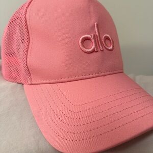 ALO Yoga | Accessories | Alo Yoga District Trucker Hat Baseball Cap ...
